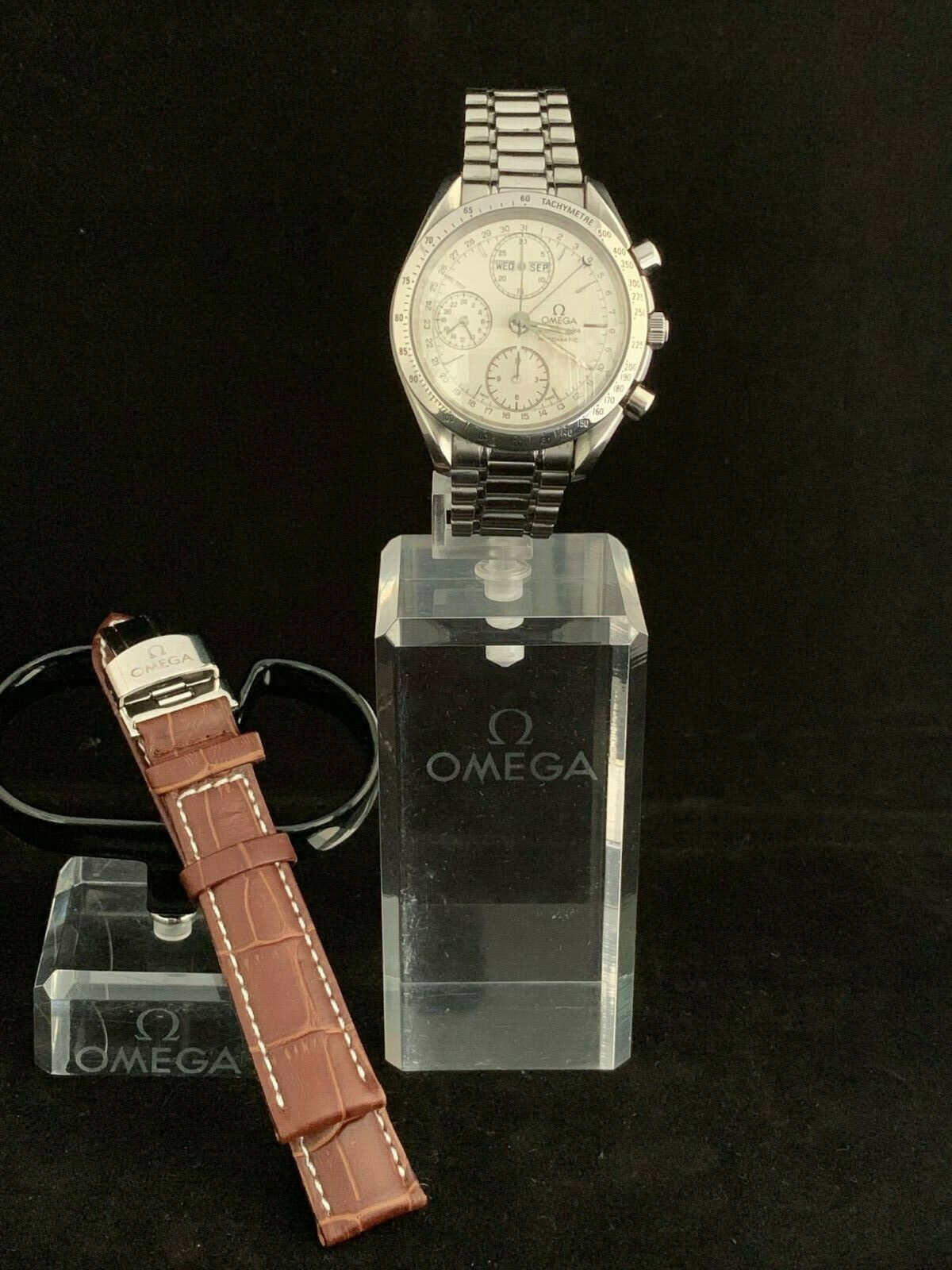 Omega Speedmaster Triple Date 3521.30 - 1 Year Warranty - Omega Stand ...