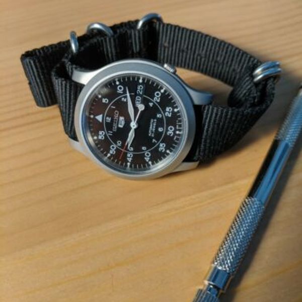 Seiko 5 SNK809 Automatic Watch, Day Date | WatchCharts