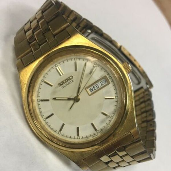 1994 Seiko V743-8A20 Gold-Tone Men’s Watch Running | WatchCharts Marketplace