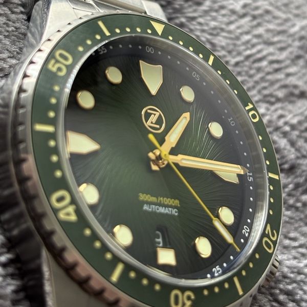 Zelos Great White V2 Antique Green - 300m Automatic Dive Watch (limited ...