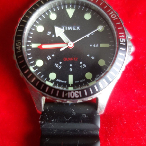 USED VINTAGE 'TIMEX' QUARTZ WATCH TW2T56300, M901, WR 100M.RUBBER STRAP ...