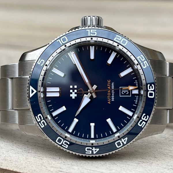 Christopher Ward C60 Trident Pro 300 Blue 40mm, 2023, extra straps ...