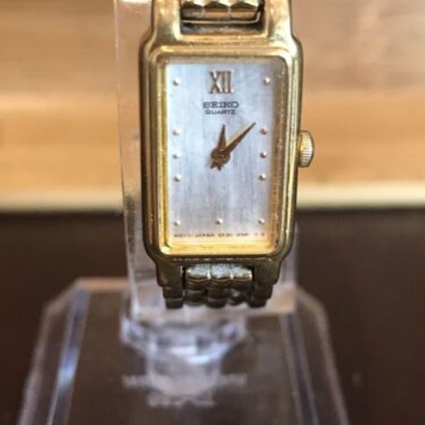 Seiko 2E20-6859 Ladies Dress Quartz Watch. New Battery | WatchCharts