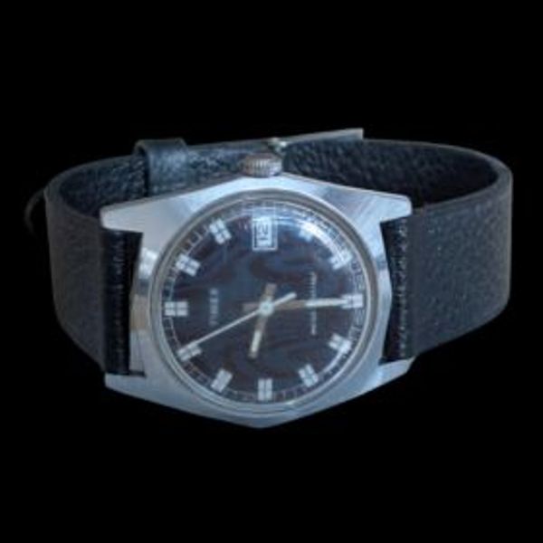 Vintage Timex Boys/Mens Watch Cool Blue Dial Date Window Made In ...