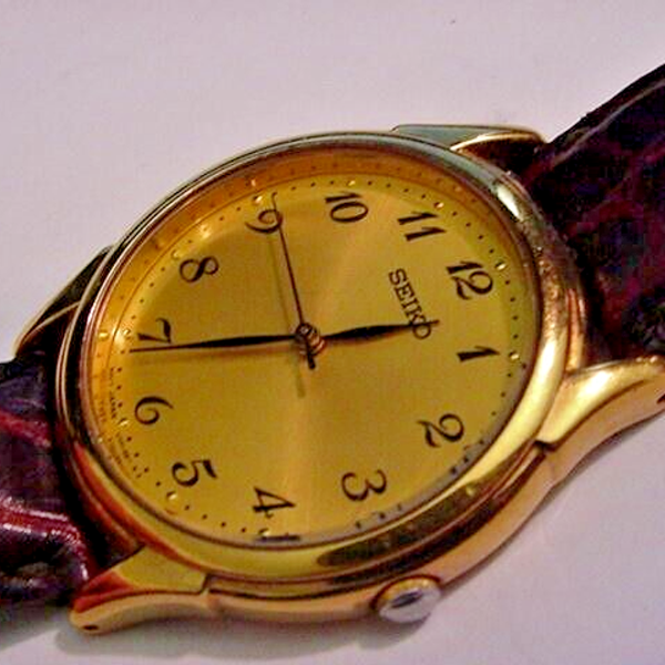 VINTAGE SEIKO GOLD MEN QUARTZ DRESS WATCH V701-1920 works good | WatchCharts Marketplace