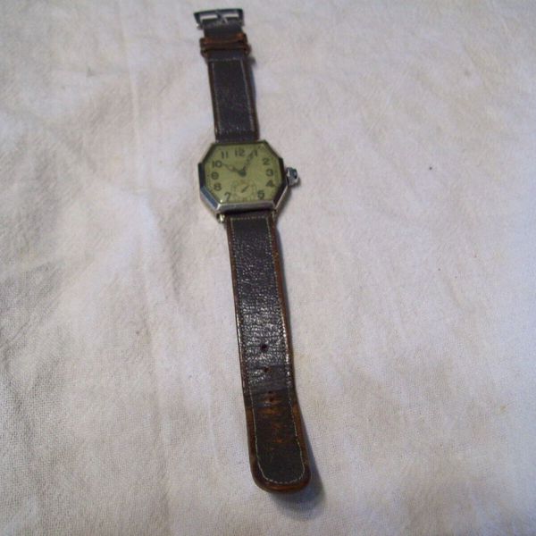 Vintage Elgin Octagonal Bezel Running Men's Wristwatch | WatchCharts ...