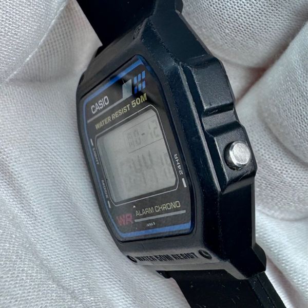 Vintage Casio W-70B Digital Alarm/Chronograph Japan M Men's Watch 33mm ...