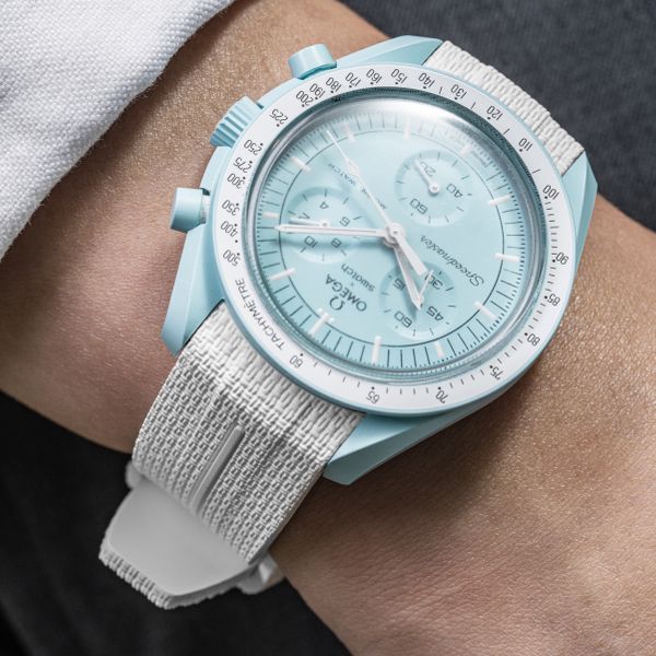 Solitaire Omega FKM rubber strap in Arctic White, Omega x Swatch ...