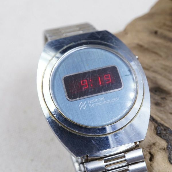 Vintage 1970s-Era National Semiconductor Men's Red LED Watch,Working ...