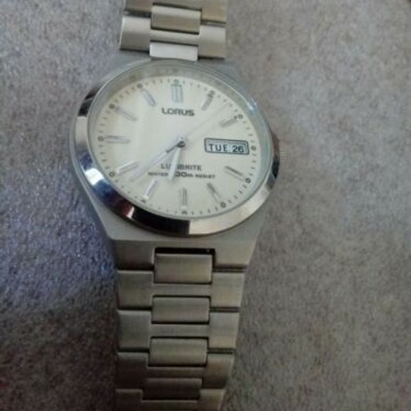Lorus Men’s VX43-X012 Lumibrite Watch in (GOOD+) running condition. It ...