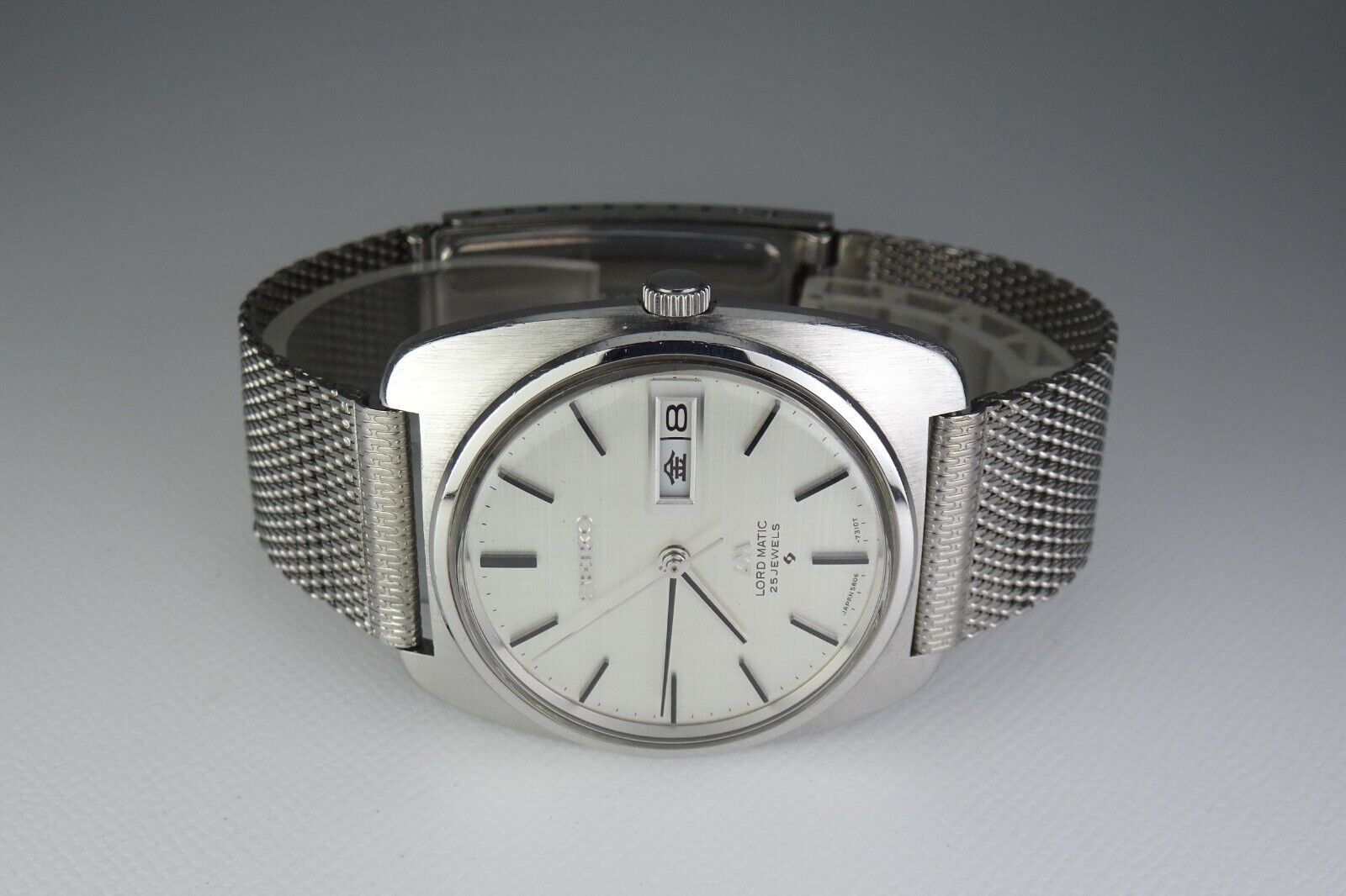 Seiko King Quartz 4823-8010 Price, Specs, Market Insights | WatchCharts