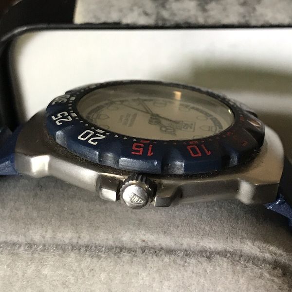 Vintage TAG Heuer Mid-Size Formula 1 White-Dial w/ Blue-Bezel Quartz ...