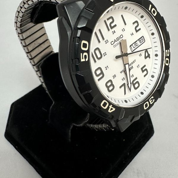 CASIO MRW210H-5474, Oversized Dial STRETCH Band, Day/Date, 100 Meter ...