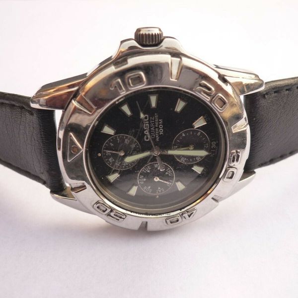 Casio 1794 Round Day-Date MTD-1047 24 Hour Dial Quartz Watch Japan ...