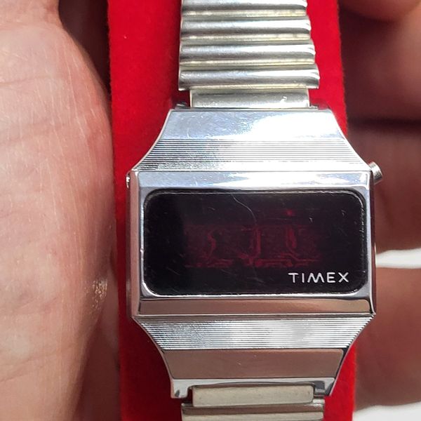 [ NEAR MINT ] Rare Working Ladies Timex SSQ Red LED Chrome Digital ...