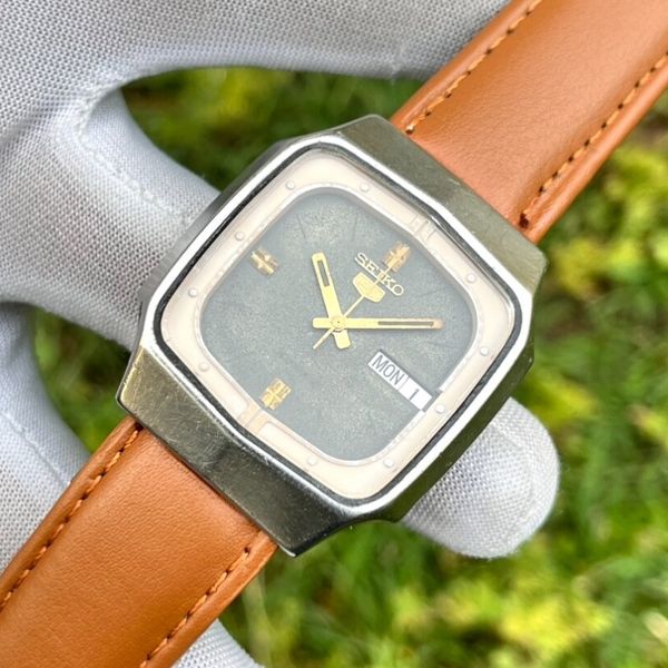 Vintage Seiko 5 Rounded Square Shape Automatic Japan Made Men Watch ...