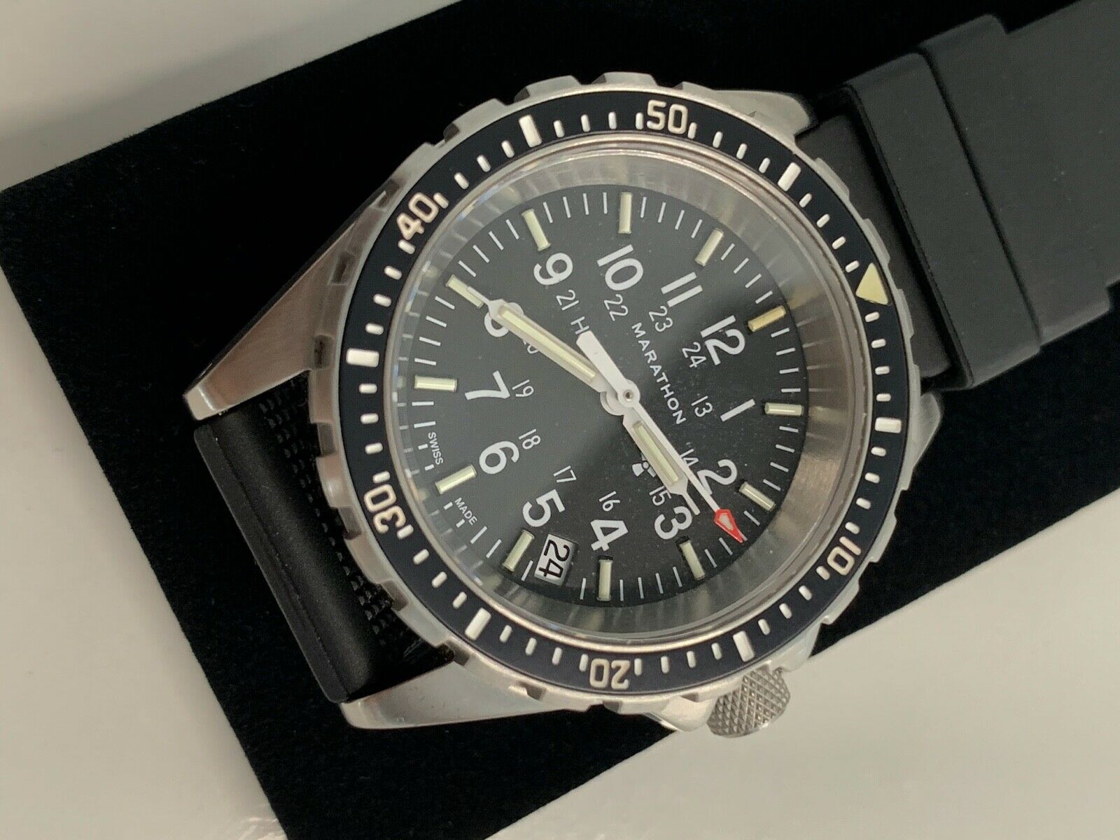 Marathon Watch WW194027 Swiss Made Military Medium Diver's Quartz Watch ...