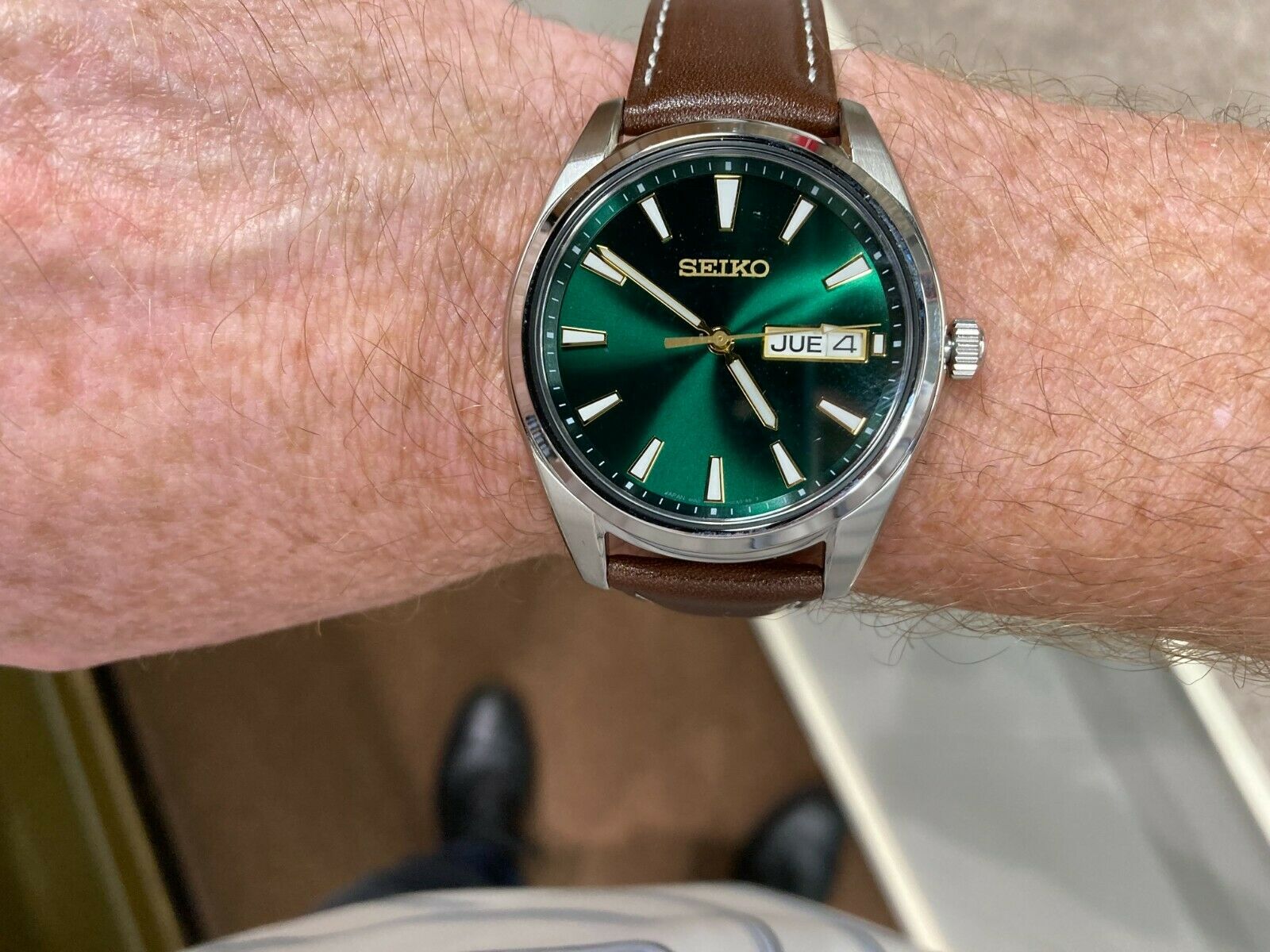 Seiko Green Dial Day And Date Leather Strap Watch SUR449 | WatchCharts