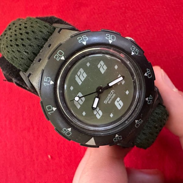SWATCH SCUBA SWISS MADE 200 MILITARY STYLE RARE 34MM | WatchCharts ...