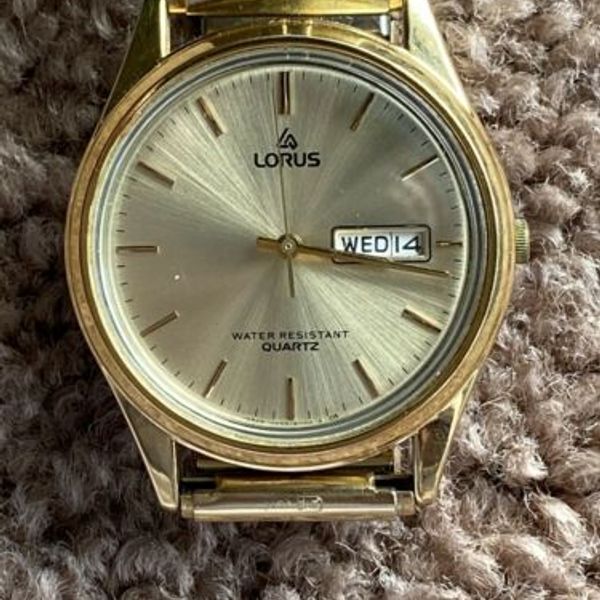 Vintage Lorus Men Gold Tone Fluted Bezel Quartz Watch Hours~Day Date ...