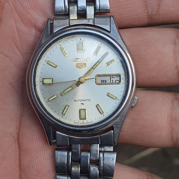 Seiko 5 Automatic 7009-3101 Vintage Mens 17 Jewels Watch | WatchCharts Marketplace