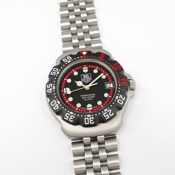 TAG Heuer Formula 1 Men's 35mm Black & Red 374.513 Retro F1 Unisex Mid ...