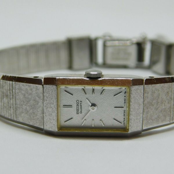 Seiko 2E20-6259 Silver Tone Quartz Analog Ladies Watch | WatchCharts