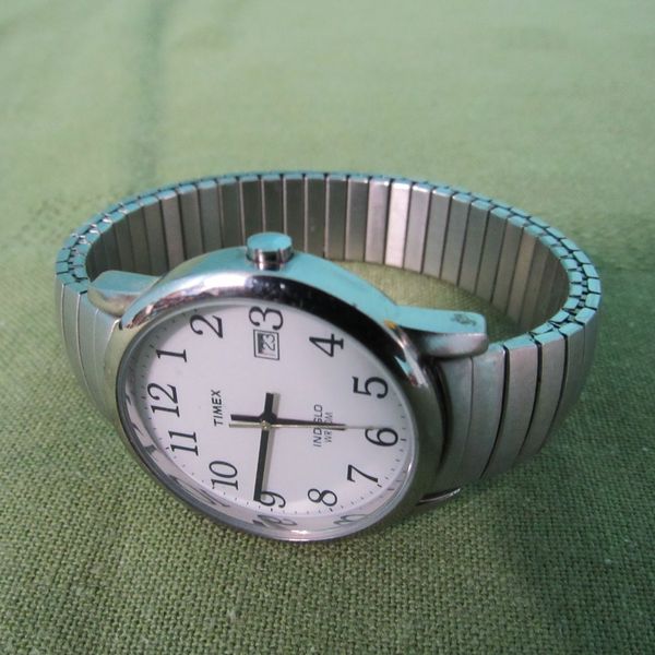 Timex Indiglo Mens Watch WR 30M Metal Stretch Band (NEEDS BATTERY ...