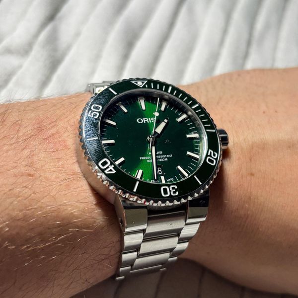 [WTS] Oris Aquis Green Sunburst | WatchCharts Marketplace