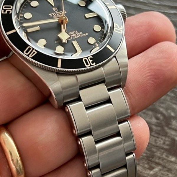 [$2,950 USD] Tudor Black Bay 58, black/gilt dial on bracelet - full kit ...