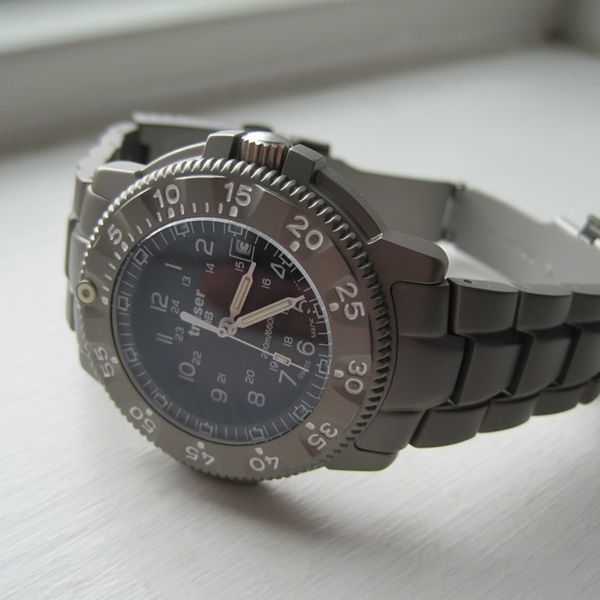 (((SOLD))): Traser Commander 100 Force, titanium, sapphire, tritium ...