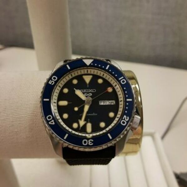 SEIKO Automatic Resin Blue Dial Men's Watch | WatchCharts