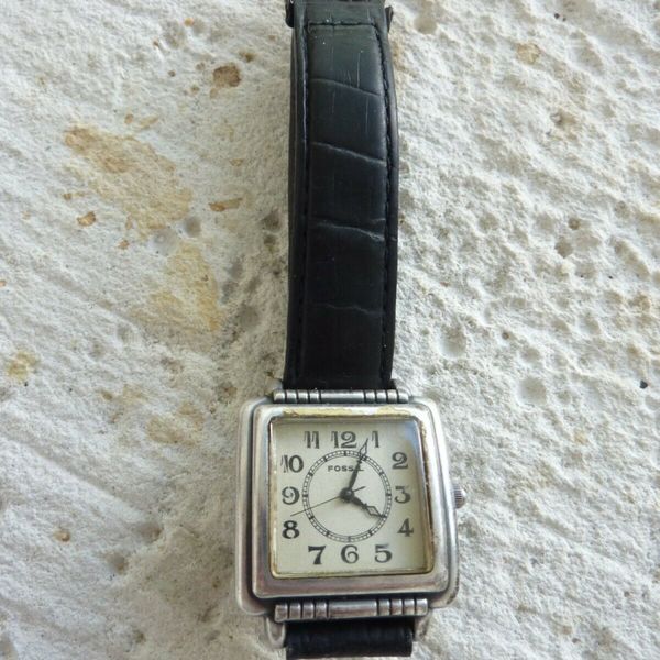 Vintage Fossil VT-2527 Black Leather Band Watch | WatchCharts Marketplace