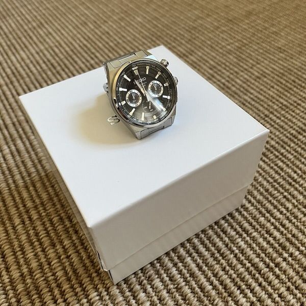 Seiko Chronograph Quartz Menâ s Stainless Steel Bracelet Watch 41mm ...