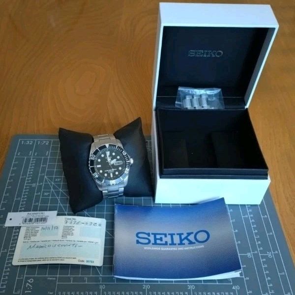 Seiko 5 Sports Men's Black Watch - SNZF17K1 (Sea Urchin) Submariner Alternative | WatchCharts ...
