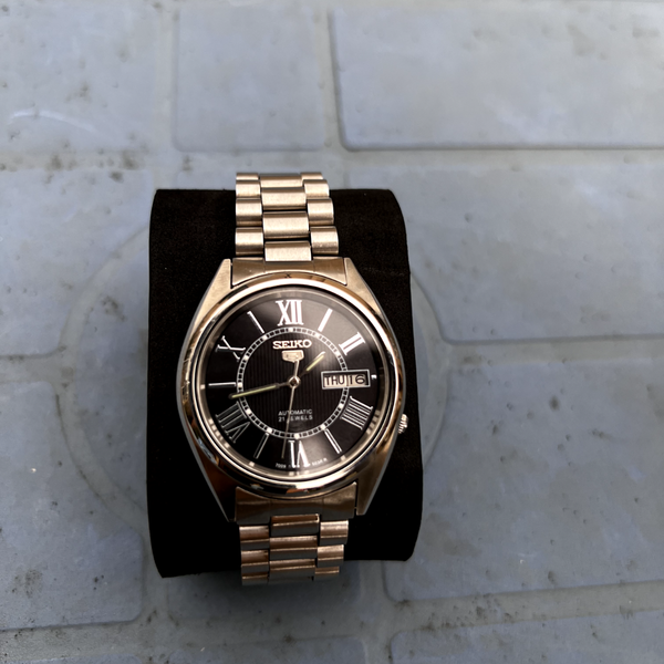 Vintage Seiko 5 Automatic Roman Black Dial 7009 Men's Wrist Watch ...