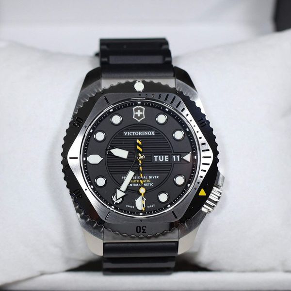 Victorinox Dive Pro Men's Automatic Stainless Steel Rubber Strap Watch ...
