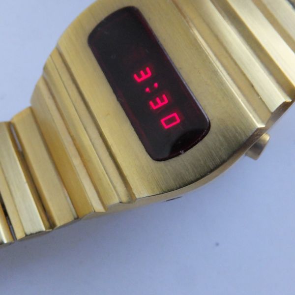 Vintage Rare Rotary LCD Red Digital Swiss Mens Watch. N.O.S ...