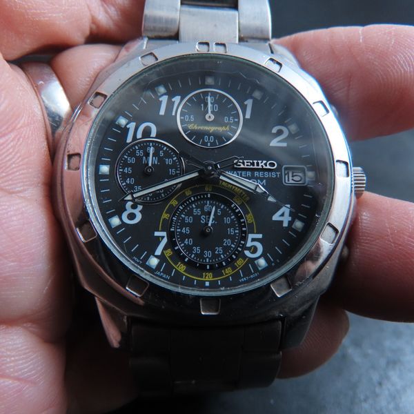 V657 Japan Seiko Chronograph Quartz Men Watch | WatchCharts Marketplace