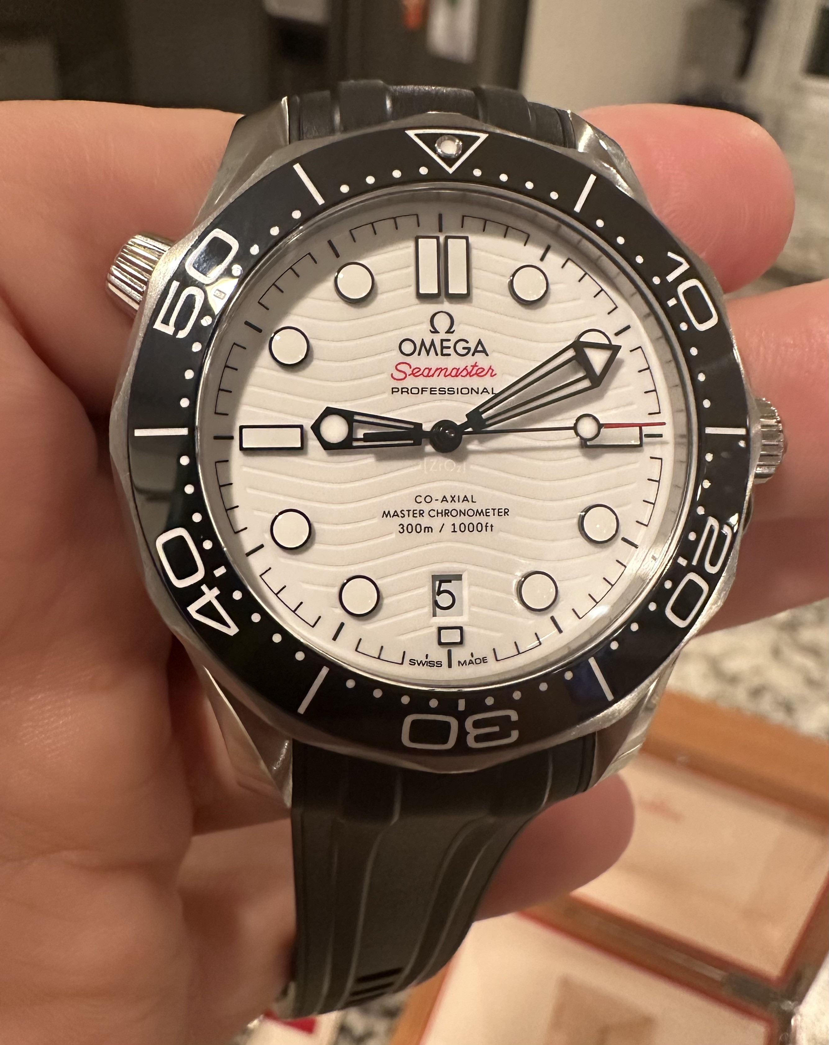 Omega SEAMASTER 300M White Dial Bracelet + Rubber Strap | WatchCharts ...