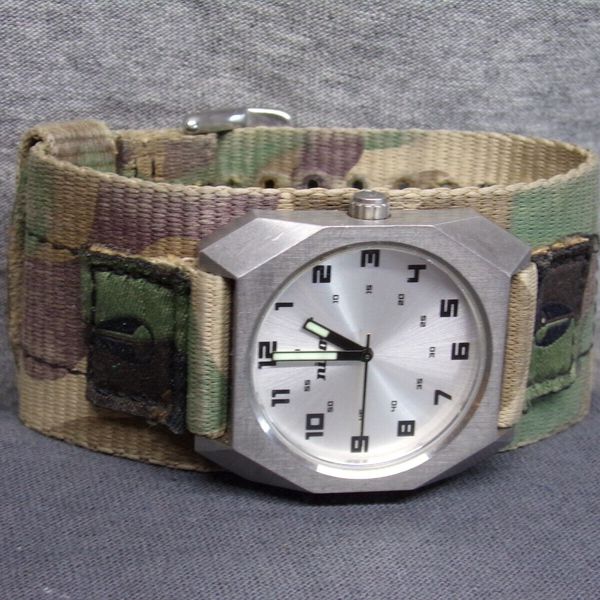 Men's NIXON "The Scout" Wristband Watch w/ New Battery - Works Great ...