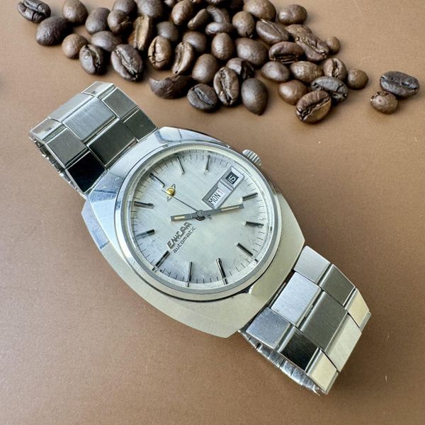 [WTS] 1970s Enicar all original faceted crystal and shark medallion ...