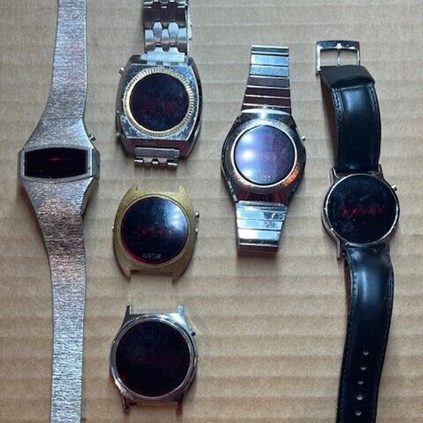 WRISTWATCHES (6) LED, RED GLASS, MEN'S, AVATAR, TIMEX, LITRONIX, QUEZ ...