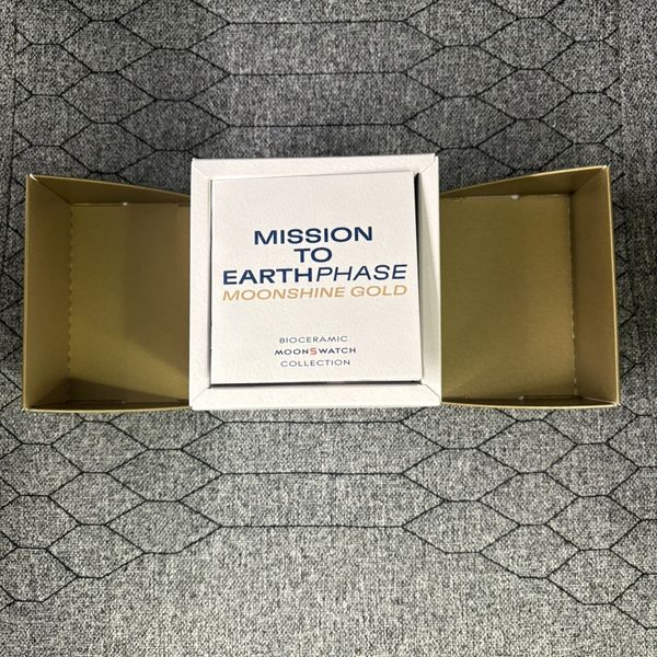New Swatch Omega Moonswatch Snoopy Mission To Earthphase Moon Shine ...