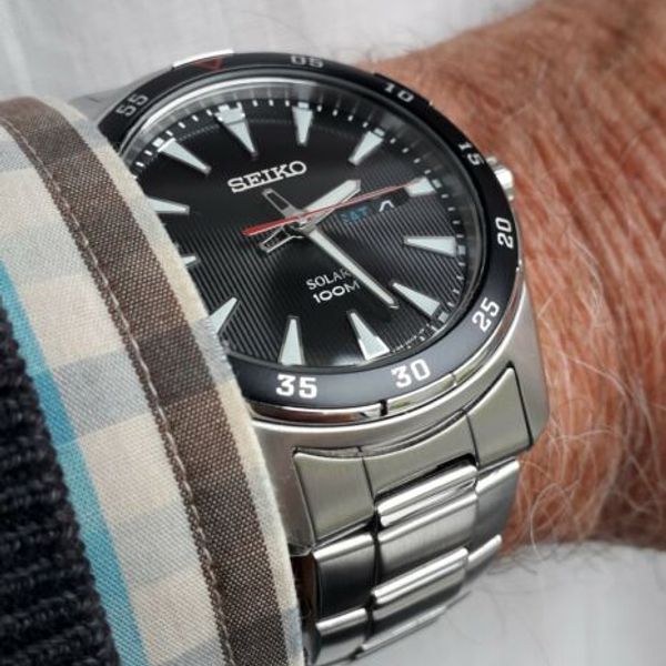 SEIKO SOLAR POWERED mans watch Model Ref: SNE391P1 Full set. Near mint ...