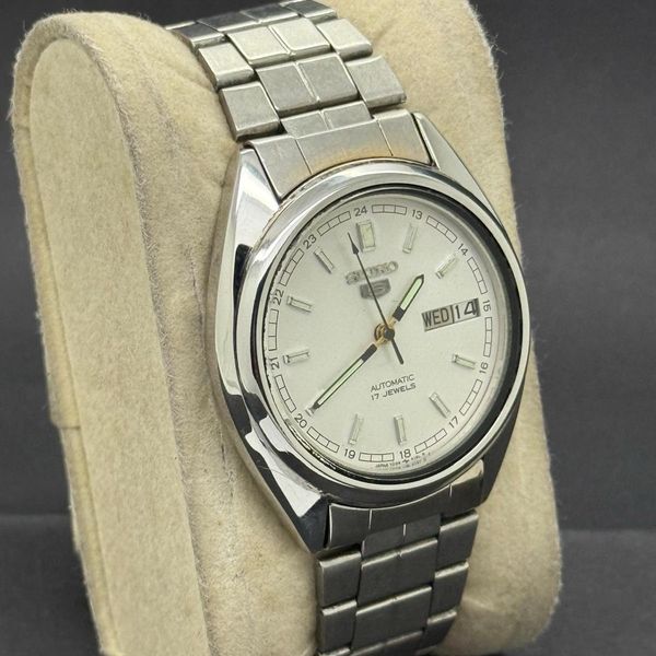 Vintage Seiko 5 Automatic 17 Jewels Menâ s Watch Excellent condition service | WatchCharts ...