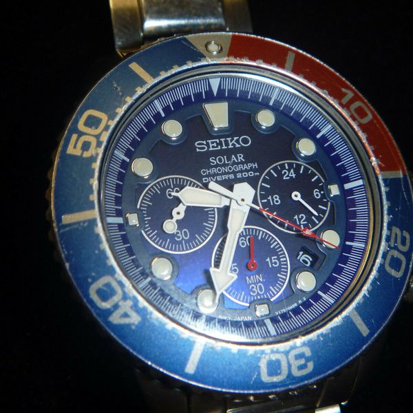 SEIKO V175-0AB8 R2 SOLAR CHRONO AIR DIVER'S 200M WATCH Blue Dial/Red ...