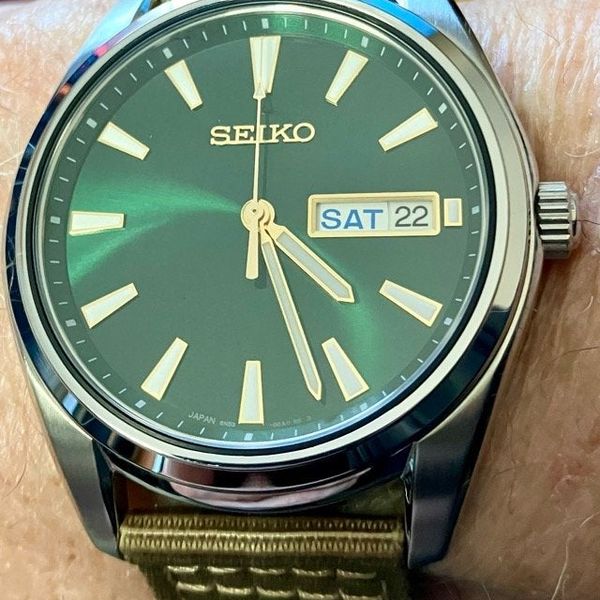 FS: Seiko SUR449P1 Quartz Green Sunburst Dial Sapphire Crystal Made In ...