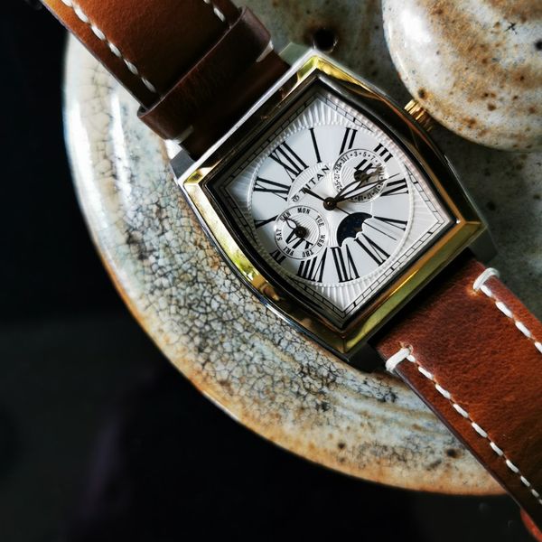 Titan Tonneau Moon phase | WatchCharts Marketplace