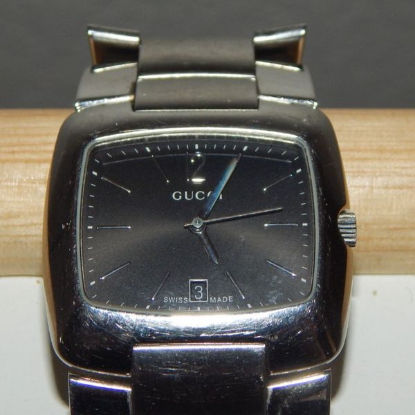 GUCCI 8500M Black Dial Stainless Steel 35mm Square Swiss Quartz Date ...